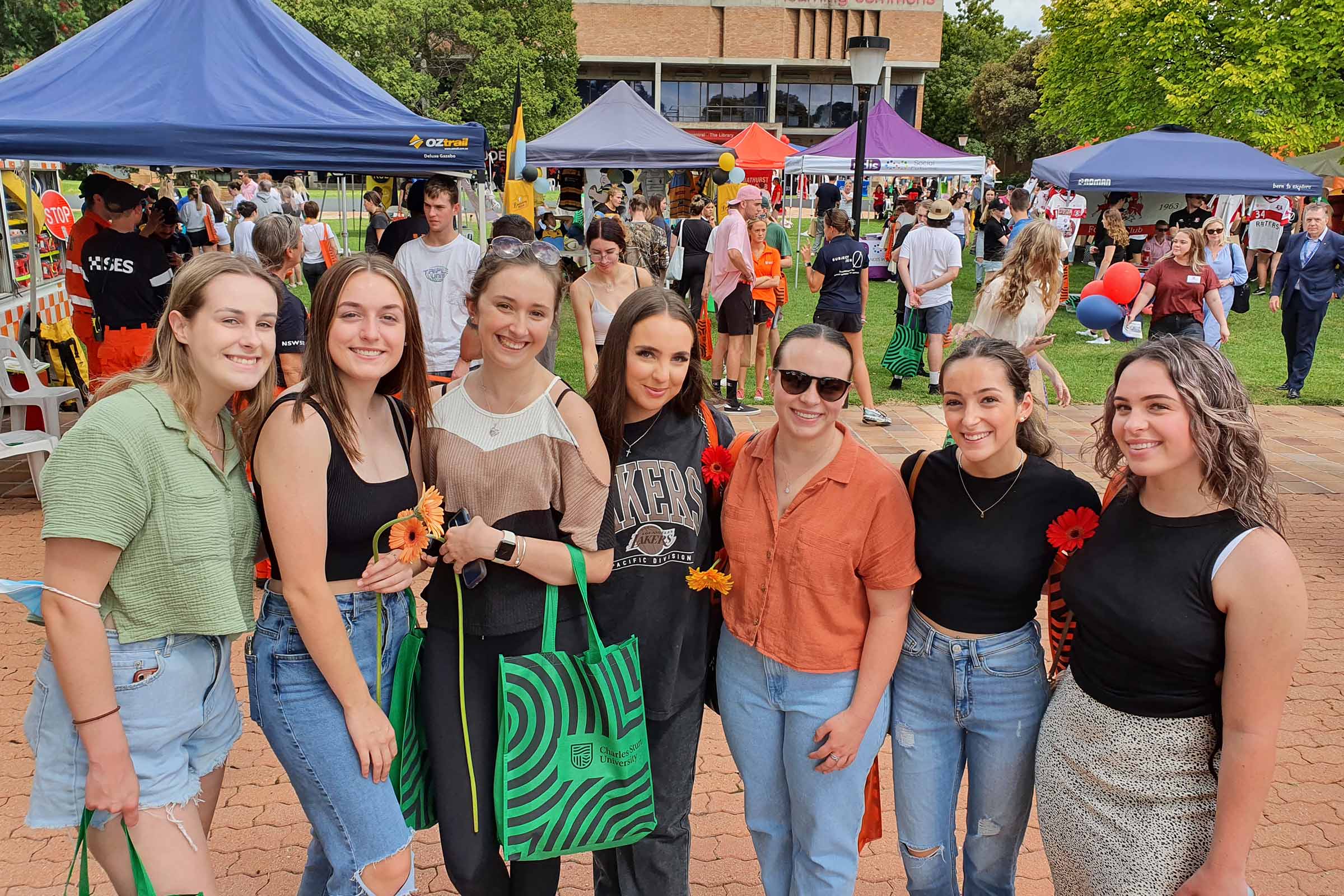 Making friends at uni: your ultimate guide | Insight – Charles Sturt ...