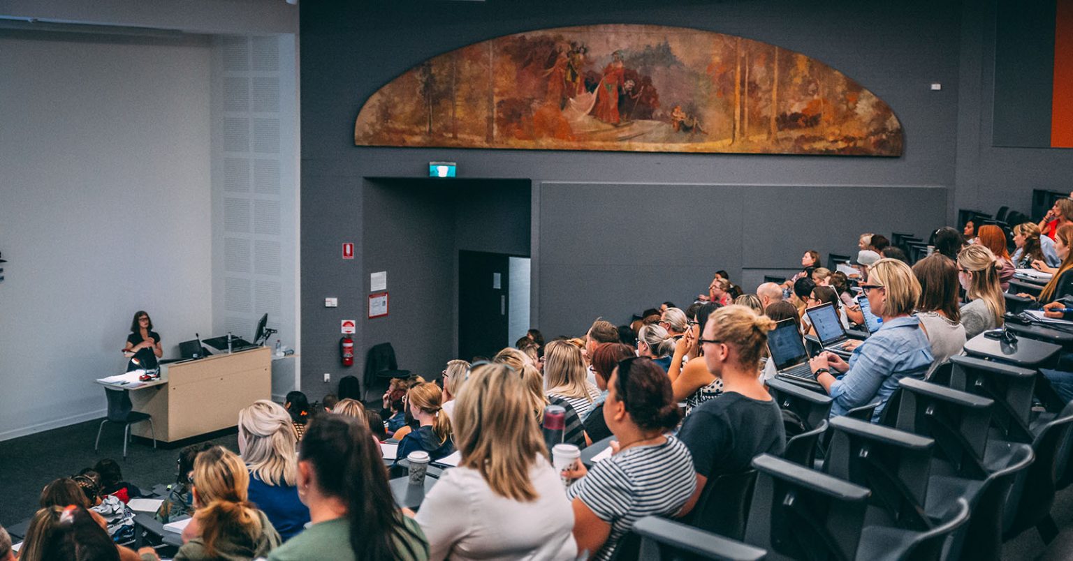 What do I need for university lectures? | Insight – Charles Sturt ...