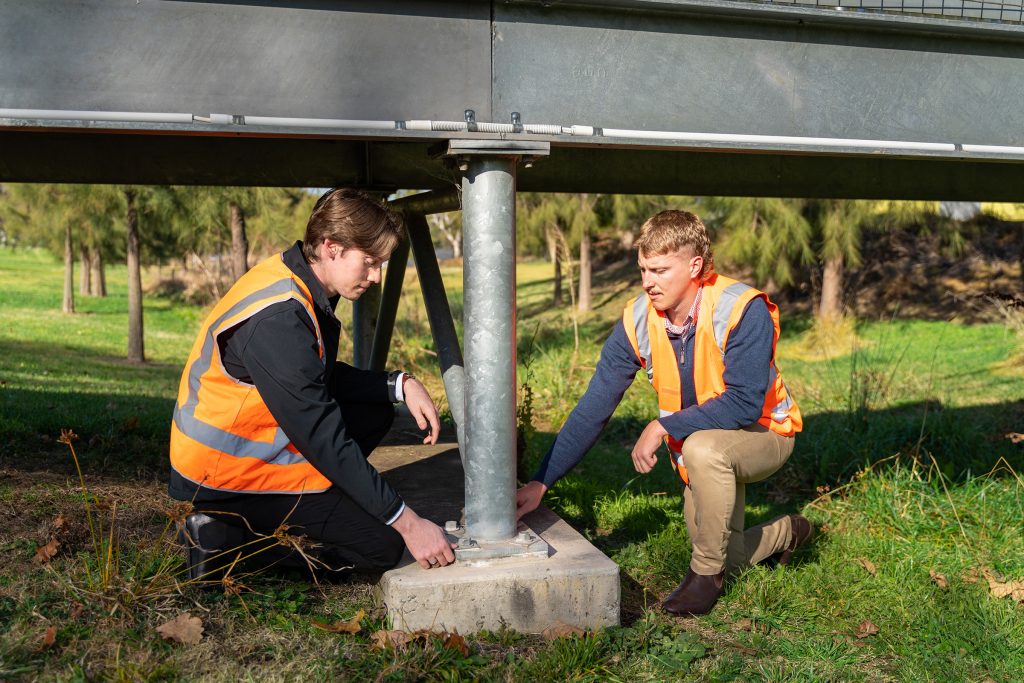 Traineeship vs apprenticeship vs degree: What's the difference? | Insight – Charles Sturt University